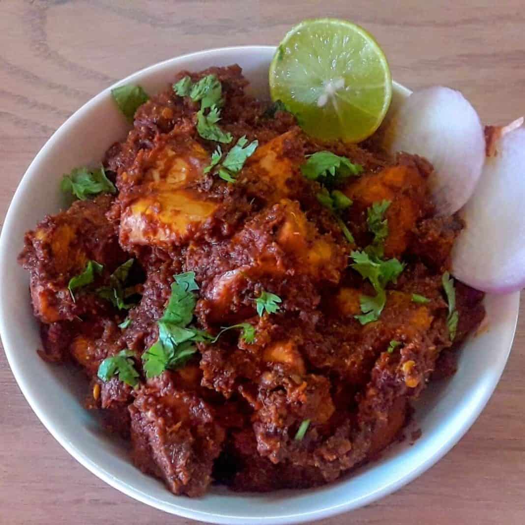 Maharashtrian Chicken Sukka recipe - The Yummy Delights