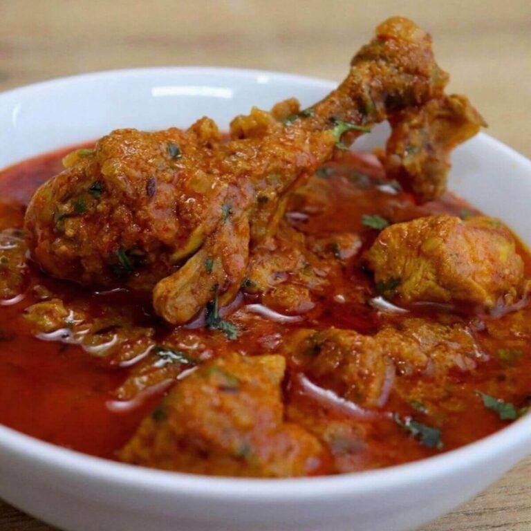 Chicken Dopiaza (Indian Restaurant Style) - The Yummy Delights