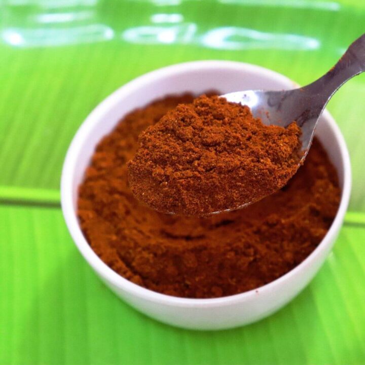 Madras Curry Powder Recipe - The Yummy Delights