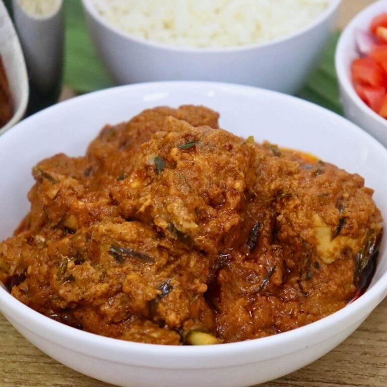Authentic Chicken Rendang Recipe | Rendang Ayam - The Yummy Delights