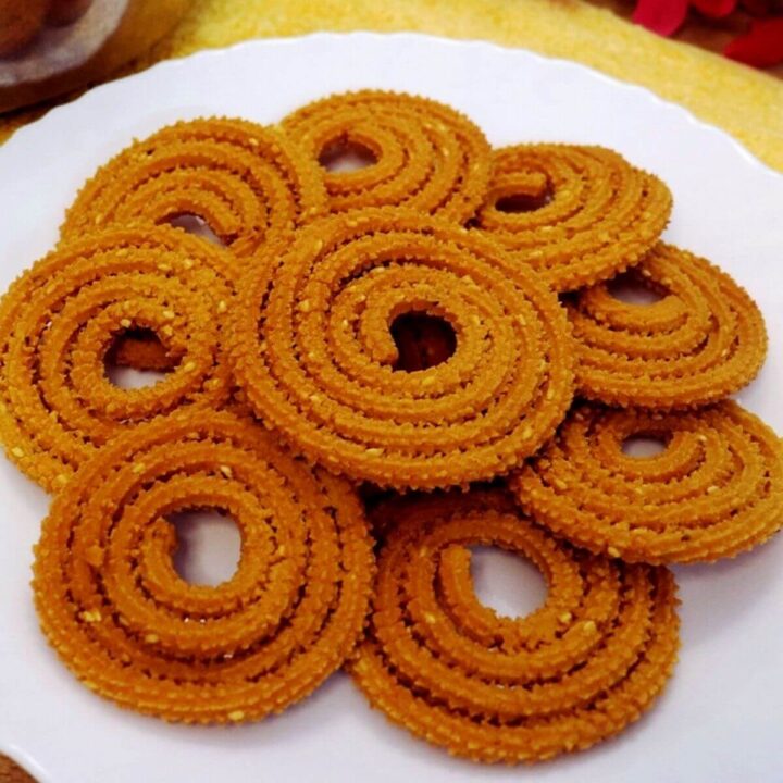 Maharashtrian Chakli Recipe | Instant Chakli Recipe - The Yummy Delights