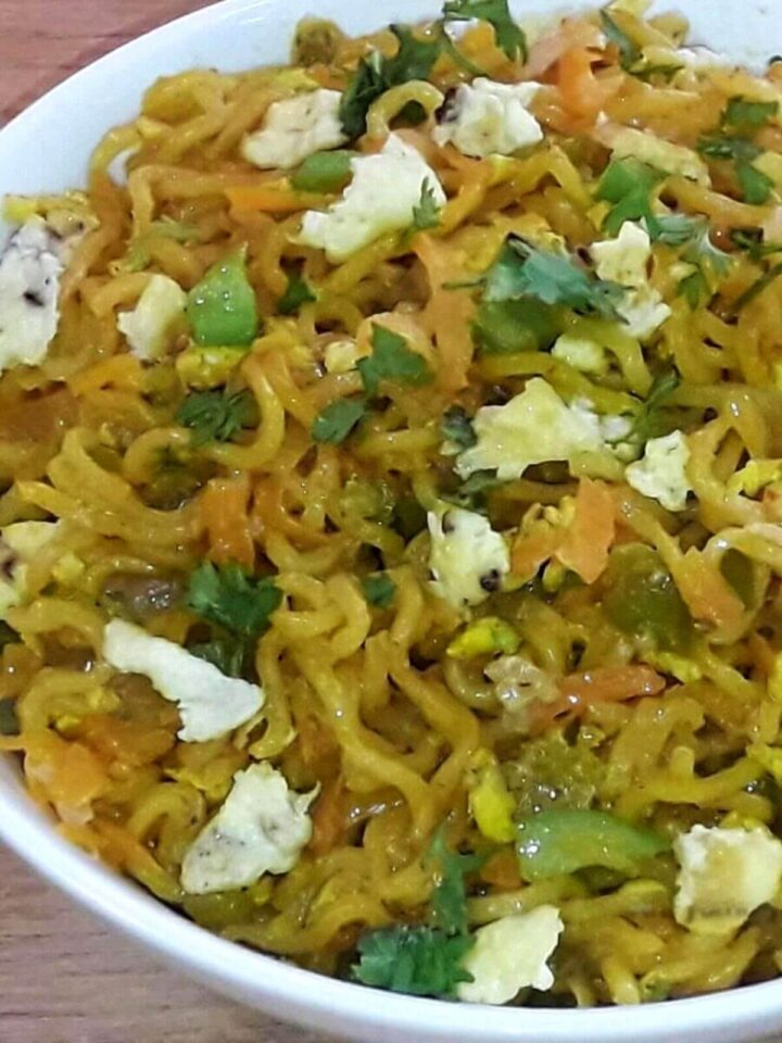 Egg Maggi | Egg Maggi with Vegetables | Street Style Anda Maggi