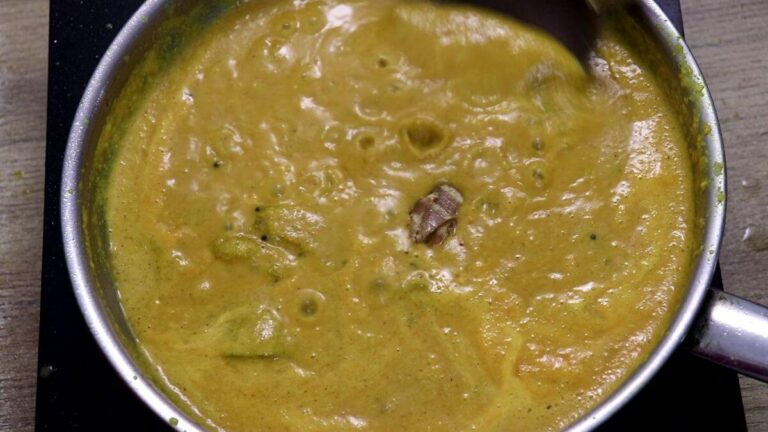 Torachi Uddamethi Recipe | Goan Style Raw Mango Curry - The Yummy Delights